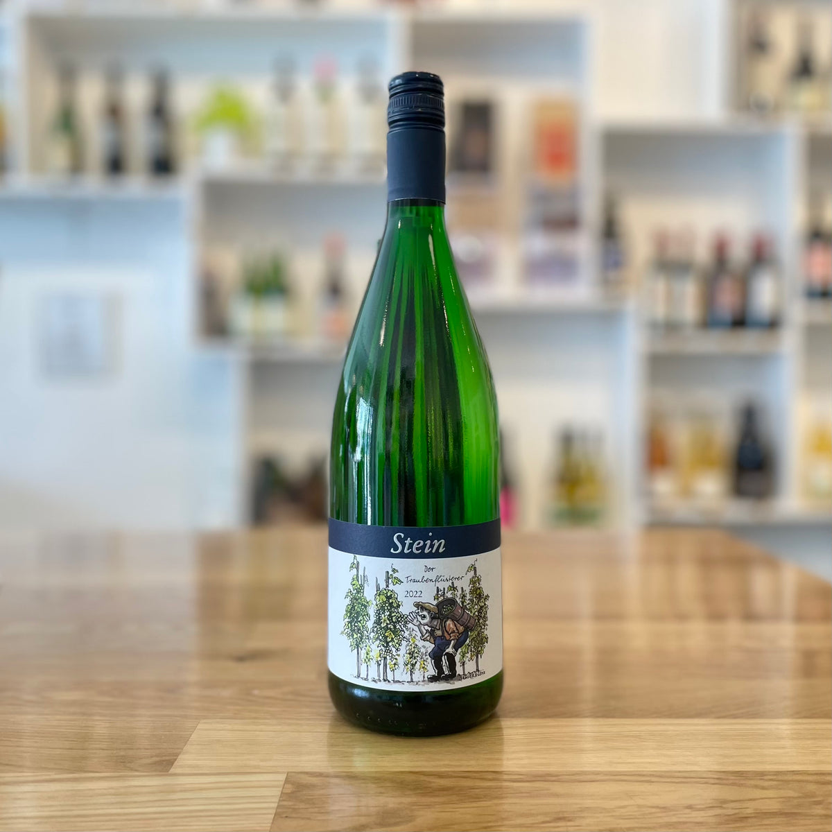 Weingut Stein, Riesling trocken "Der Traubenflusterer", 2022 - 1L – In ...